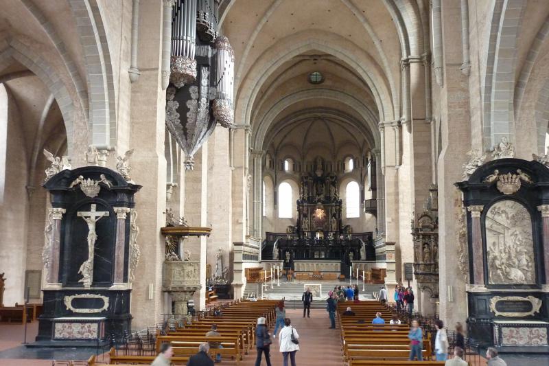 und den Triere Dom – Männerchor Quirrenbach e.V.